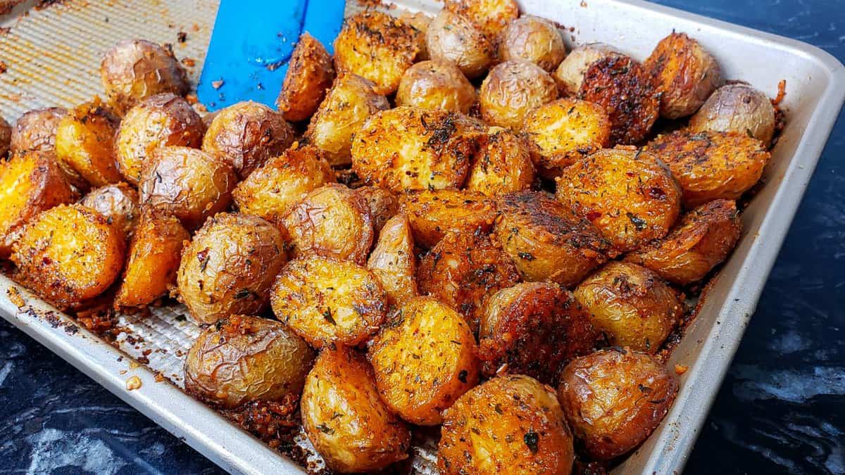 Roasted Garlic Butter Parmesan Potatoes - Cooking With Claudy