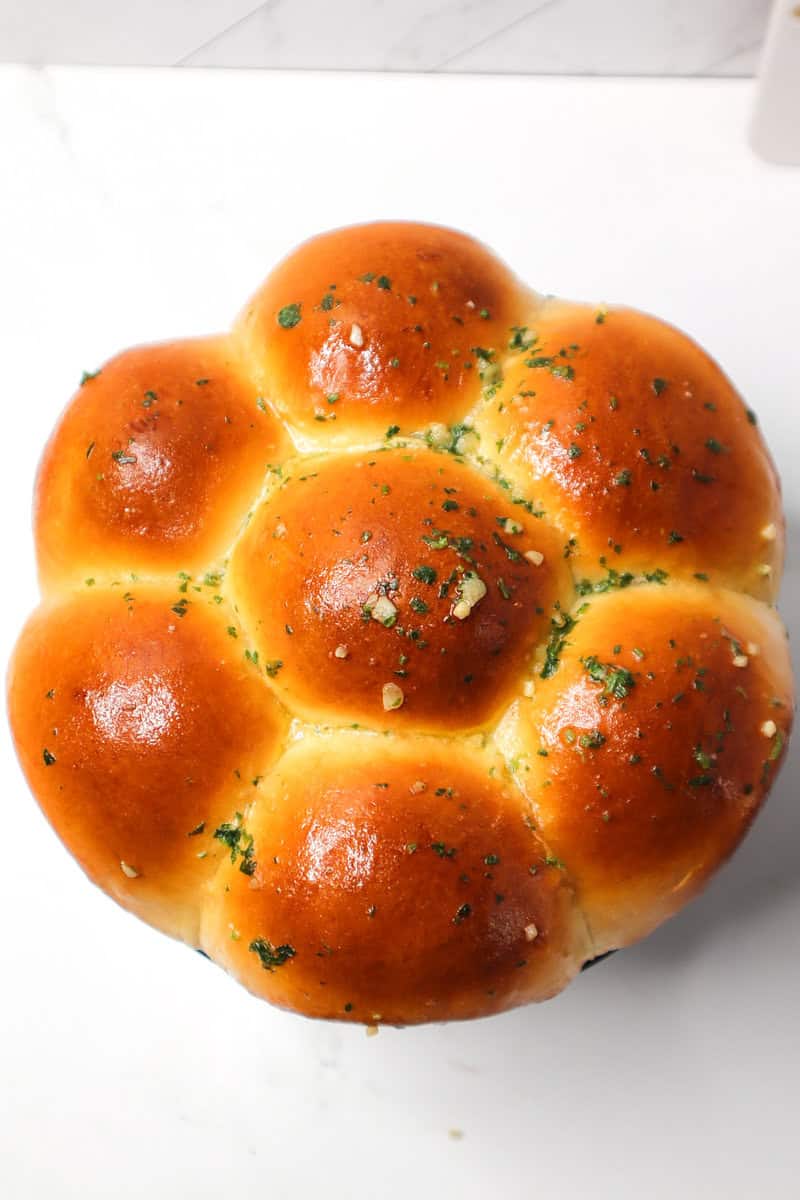 Cheesy Garlic Rolls - Cooking With Claudy