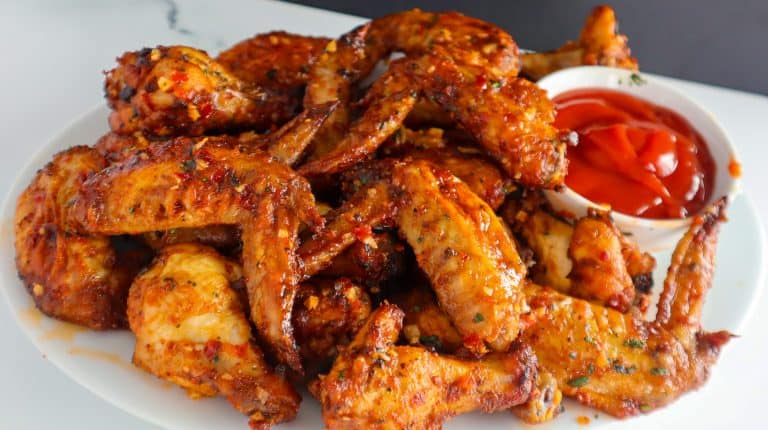 Spicy Chilli Garlic Chicken Wings - Cooking With Claudy