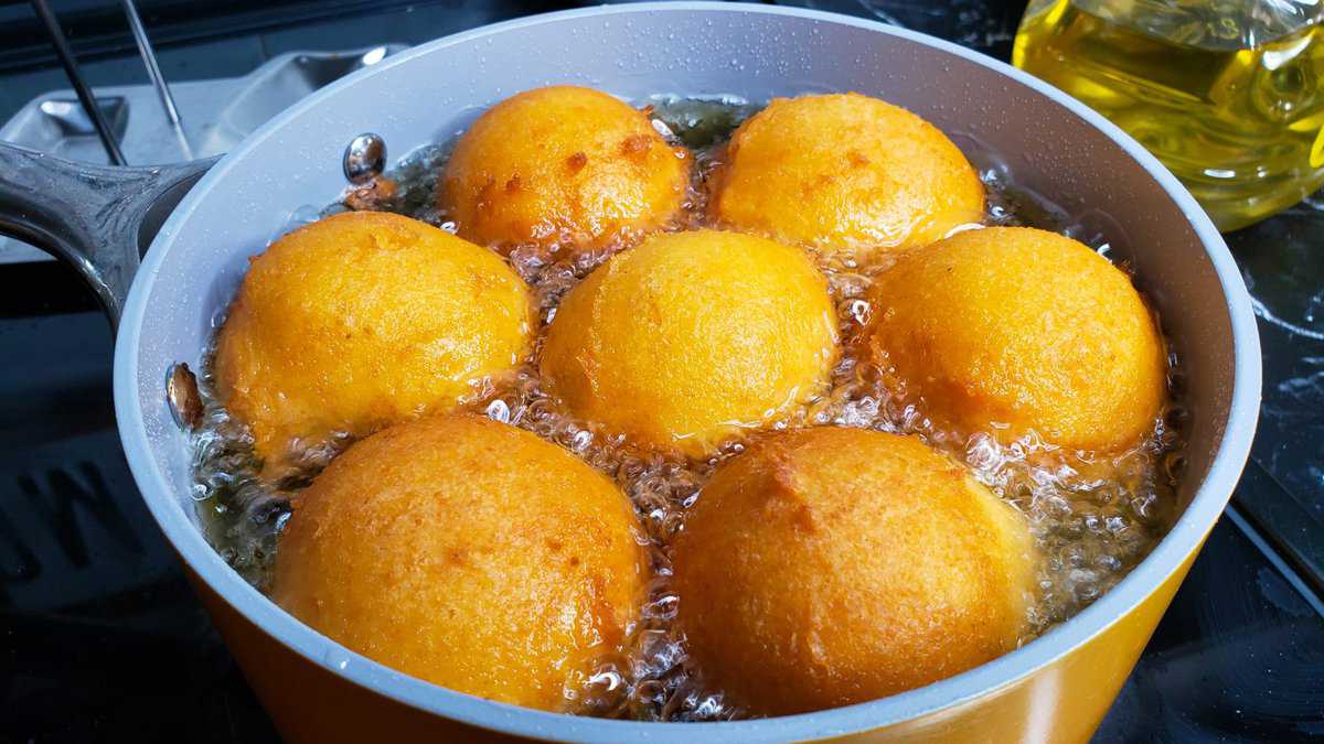 Crunchy Carrot Buns - Cooking With Claudy