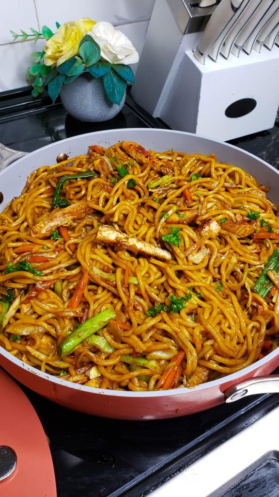 Simple Yakisoba Noodles - Cooking With Claudy